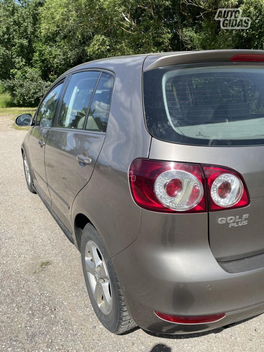 Volkswagen Golf Plus 2010 in Birzai, with an engine capacity of 1.60 L and mileage of 277 thousand km for 2550 €, photo 9 on AUTOMOTO.COM.LV