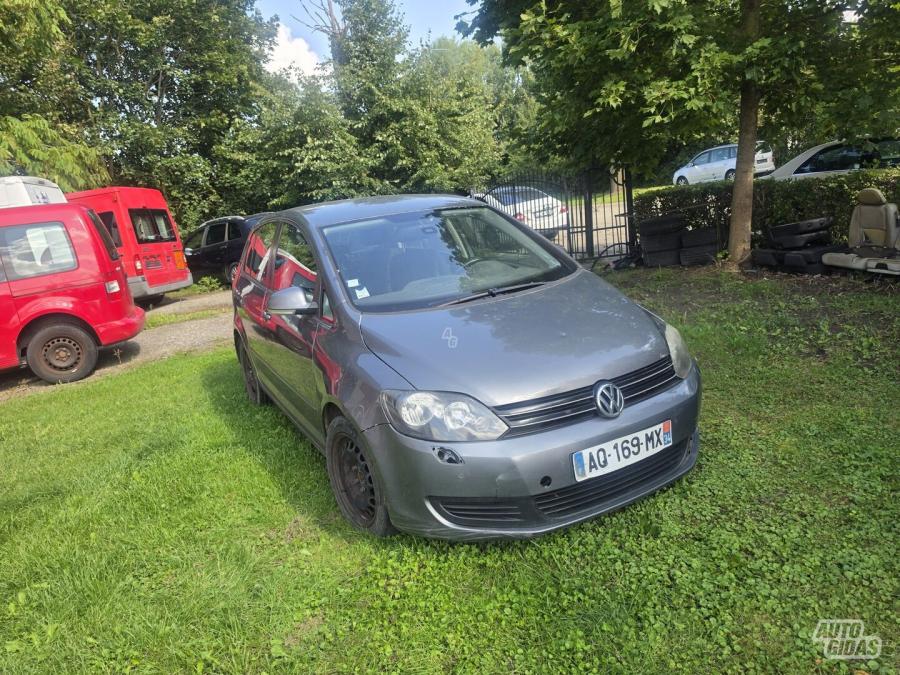 Volkswagen Golf Plus 2010 Viļņa, ar dzinēja tilpumu 1.60 L un nobraukumu 267 tūkst. km par 2250 €, foto 4 vietnē AUTOMOTO.COM.LV