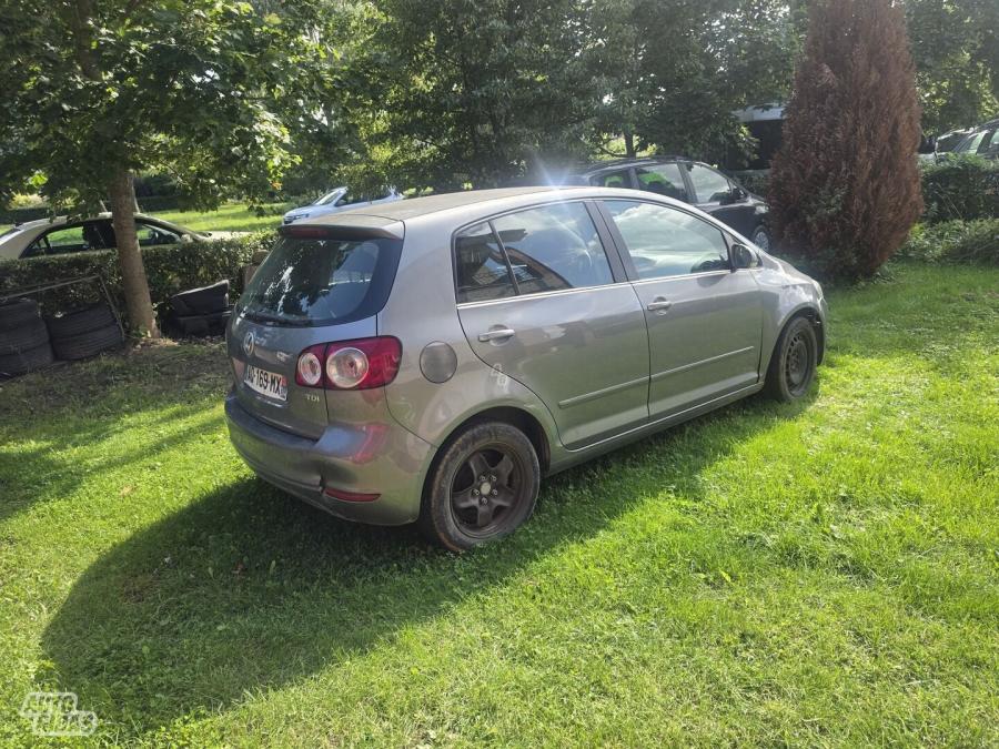 Volkswagen Golf Plus 2010 Viļņa, ar dzinēja tilpumu 1.60 L un nobraukumu 267 tūkst. km par 2250 €, foto 6 vietnē AUTOMOTO.COM.LV