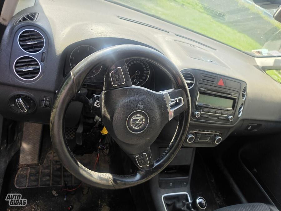 Volkswagen Golf Plus 2010 Viļņa, ar dzinēja tilpumu 1.60 L un nobraukumu 267 tūkst. km par 2250 €, foto 9 vietnē AUTOMOTO.COM.LV