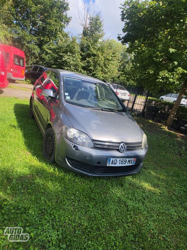 Volkswagen Golf Plus 2010 Viļņa, ar dzinēja tilpumu 1.60 L un nobraukumu 267 tūkst. km par 2250 €, foto 11 vietnē AUTOMOTO.COM.LV