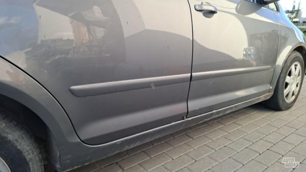 Volkswagen Golf Plus 2010 in Vilnius, with an engine capacity of 2.00 L and mileage of 345 thousand km for 950 €, photo 5 on AUTOMOTO.COM.LV