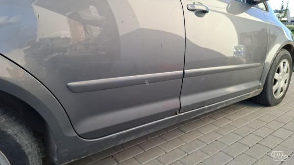 Volkswagen Golf Plus 2010 in Vilnius, with an engine capacity of 2.00 L and mileage of 345 thousand km for 950 €, photo 5 on AUTOMOTO.COM.LV