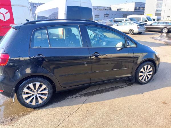 Volkswagen Golf Plus 2011 Viļņa, ar dzinēja tilpumu 2.00 L un nobraukumu 322 tūkst. km par 3500 €, foto 3 vietnē AUTOMOTO.COM.LV