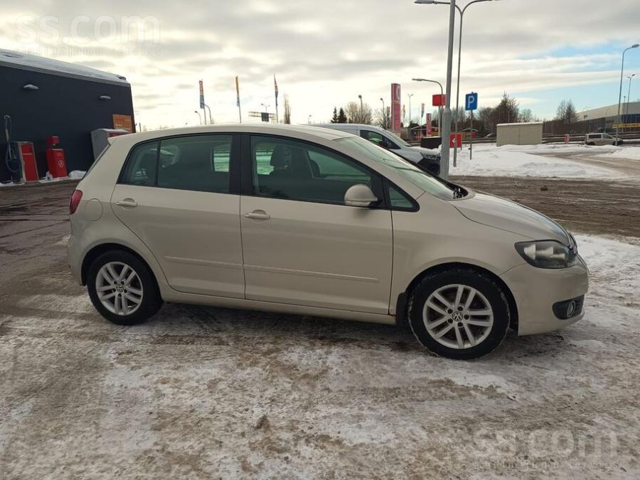 Volkswagen Golf Plus 2012 Rīga, ar dzinēja tilpumu 1.40 L un nobraukumu 194 tūkst. km par 4500 €, foto 3 vietnē AUTOMOTO.COM.LV