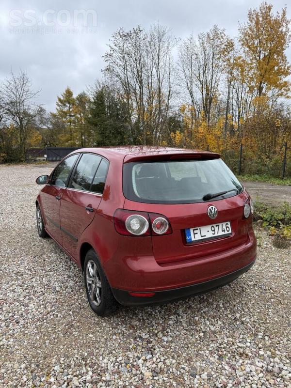 Red Volkswagen Golf Plus 2005 in Tukums, with an engine capacity of 1.90 L and mileage of 325 thousand km for 2350 €, photo 10 on AUTOMOTO.COM.LV
