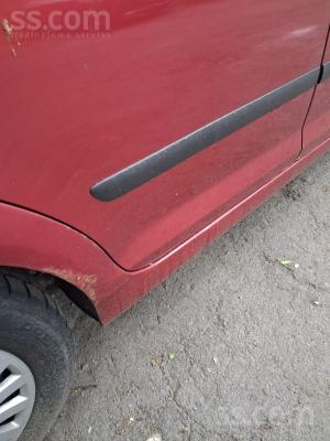 Red Volkswagen Golf Plus 2005 in Riga, with an engine capacity of 1.60 L and mileage of 278 thousand km for 1400 €, photo 9 on AUTOMOTO.COM.LV