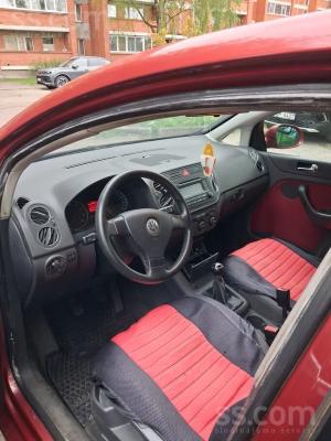 Red Volkswagen Golf Plus 2005 in Riga, with an engine capacity of 1.60 L and mileage of 278 thousand km for 1400 €, photo 12 on AUTOMOTO.COM.LV