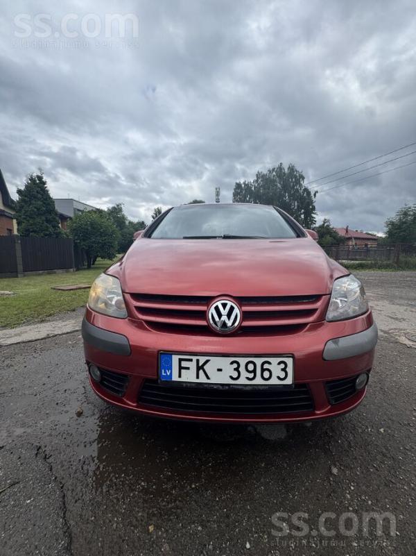 Sarkans Volkswagen Golf Plus 2005 Rīga, ar dzinēja tilpumu 1.60 L un nobraukumu 278 tūkst. km par 1200 €, foto 2 vietnē AUTOMOTO.COM.LV