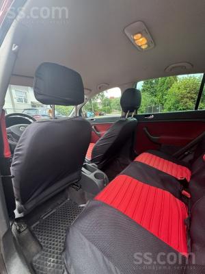 Sarkans Volkswagen Golf Plus 2005 Rīga, ar dzinēja tilpumu 1.60 L un nobraukumu 278 tūkst. km par 1200 €, foto 7 vietnē AUTOMOTO.COM.LV