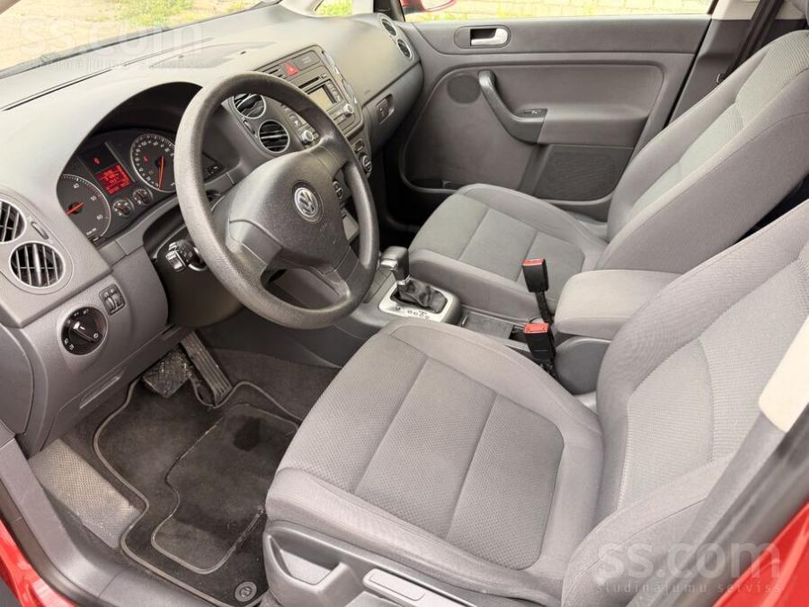 Sarkans Volkswagen Golf Plus 2005 Liepāja, ar dzinēja tilpumu 2.00 L un nobraukumu 321 tūkst. km par 1650 €, foto 7 vietnē AUTOMOTO.COM.LV