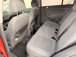 Sarkans Volkswagen Golf Plus 2005 Liepāja, ar dzinēja tilpumu 2.00 L un nobraukumu 321 tūkst. km par 1650 €, foto 8 vietnē AUTOMOTO.COM.LV