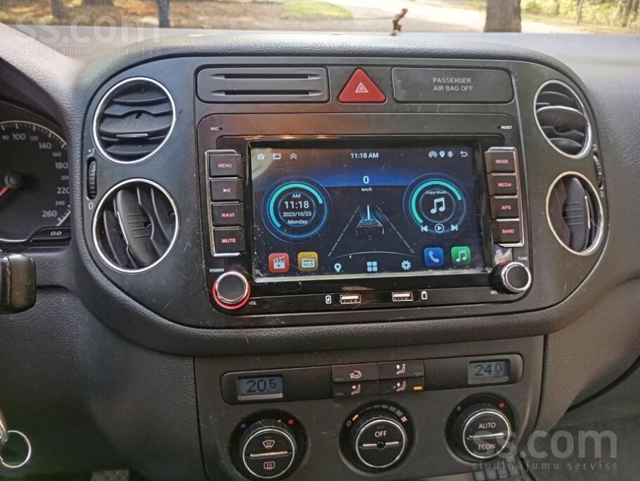 Red Volkswagen Golf Plus 2005 in Liepaja, with an engine capacity of 1.90 L and mileage of 340 thousand km for 1590 €, photo 11 on AUTOMOTO.COM.LV
