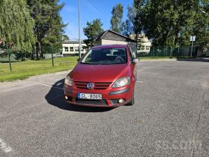 Sarkans Volkswagen Golf Plus 2006 Valmiera, ar dzinēja tilpumu 1.60 L un nobraukumu 162 tūkst. km par 2150 €, foto 3 vietnē AUTOMOTO.COM.LV