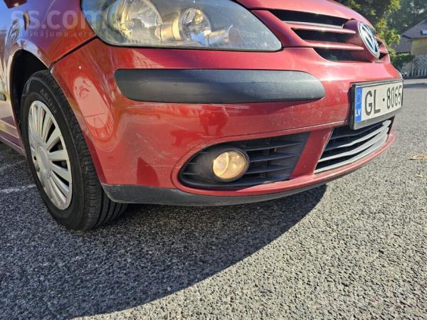 Sarkans Volkswagen Golf Plus 2006 Valmiera, ar dzinēja tilpumu 1.60 L un nobraukumu 162 tūkst. km par 2150 €, foto 4 vietnē AUTOMOTO.COM.LV