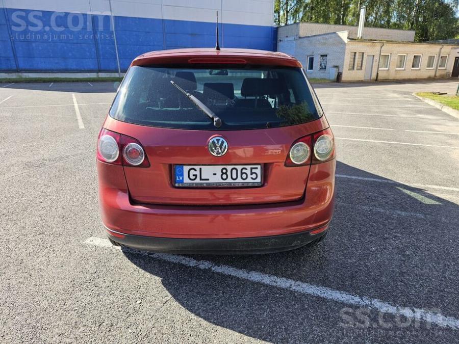 Sarkans Volkswagen Golf Plus 2006 Valmiera, ar dzinēja tilpumu 1.60 L un nobraukumu 162 tūkst. km par 2150 €, foto 6 vietnē AUTOMOTO.COM.LV