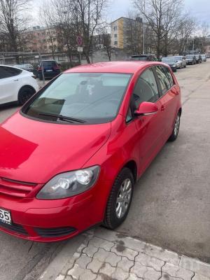 Red Volkswagen Golf Plus 2006 in Riga, with an engine capacity of 1.90 L and mileage of 284 thousand km for 1550 €, photo  on AUTOMOTO.COM.LV