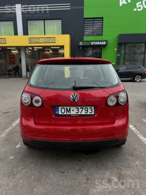 Red Volkswagen Golf Plus 2006 in Riga, with an engine capacity of 2.00 L and mileage of 320 thousand km for 2800 €, photo 4 on AUTOMOTO.COM.LV