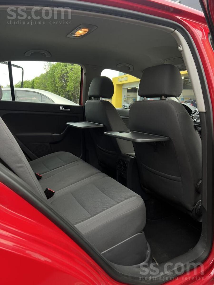 Red Volkswagen Golf Plus 2006 in Riga, with an engine capacity of 2.00 L and mileage of 320 thousand km for 2800 €, photo 12 on AUTOMOTO.COM.LV
