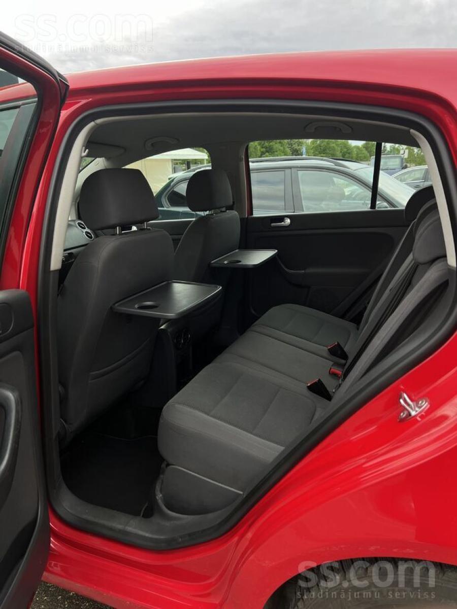 Red Volkswagen Golf Plus 2006 in Riga, with an engine capacity of 2.00 L and mileage of 320 thousand km for 2800 €, photo 14 on AUTOMOTO.COM.LV