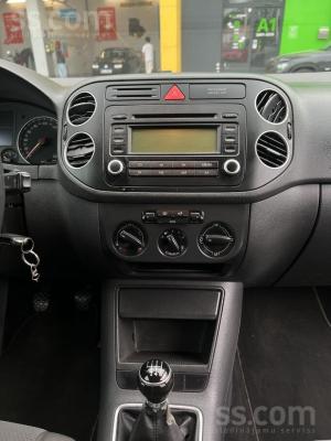 Red Volkswagen Golf Plus 2006 in Riga, with an engine capacity of 2.00 L and mileage of 320 thousand km for 2800 €, photo 18 on AUTOMOTO.COM.LV