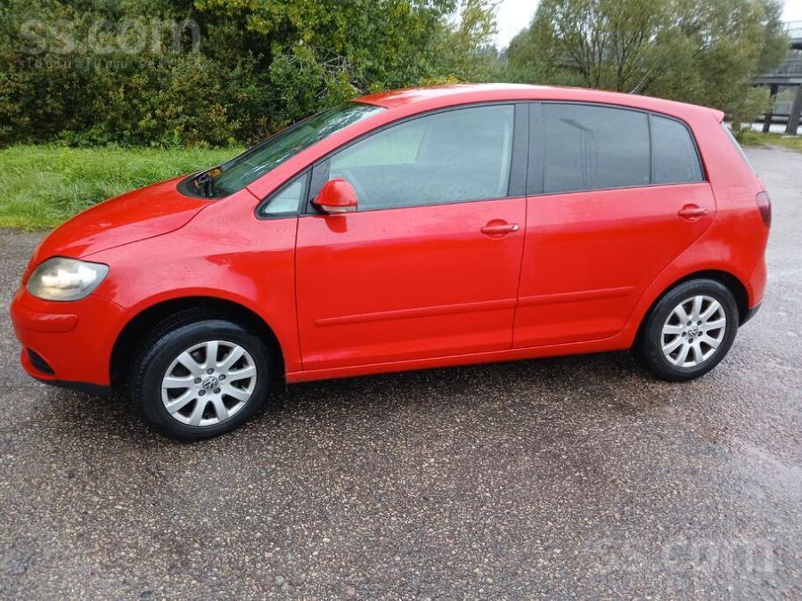 Sarkans Volkswagen Golf Plus 2006 Rīga, ar dzinēja tilpumu 1.90 L un nobraukumu 295 tūkst. km par 2890 €, foto 4 vietnē AUTOMOTO.COM.LV