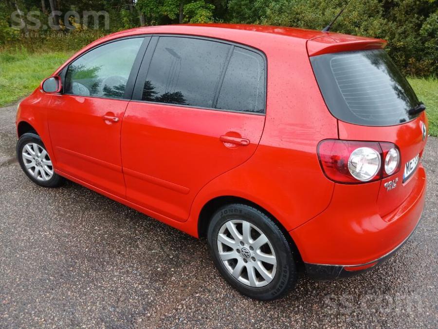 Sarkans Volkswagen Golf Plus 2006 Rīga, ar dzinēja tilpumu 1.90 L un nobraukumu 295 tūkst. km par 2890 €, foto 6 vietnē AUTOMOTO.COM.LV