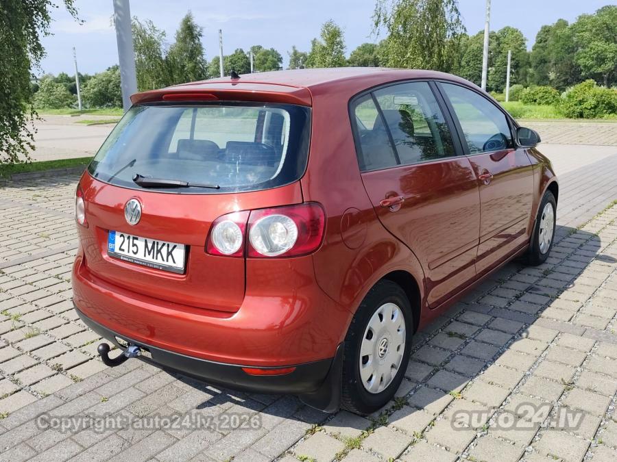 Red Volkswagen Golf Plus 2007 in Tartu, with an engine capacity of 1.60 L and mileage of 210 thousand km for 2199 €, photo 4 on AUTOMOTO.COM.LV