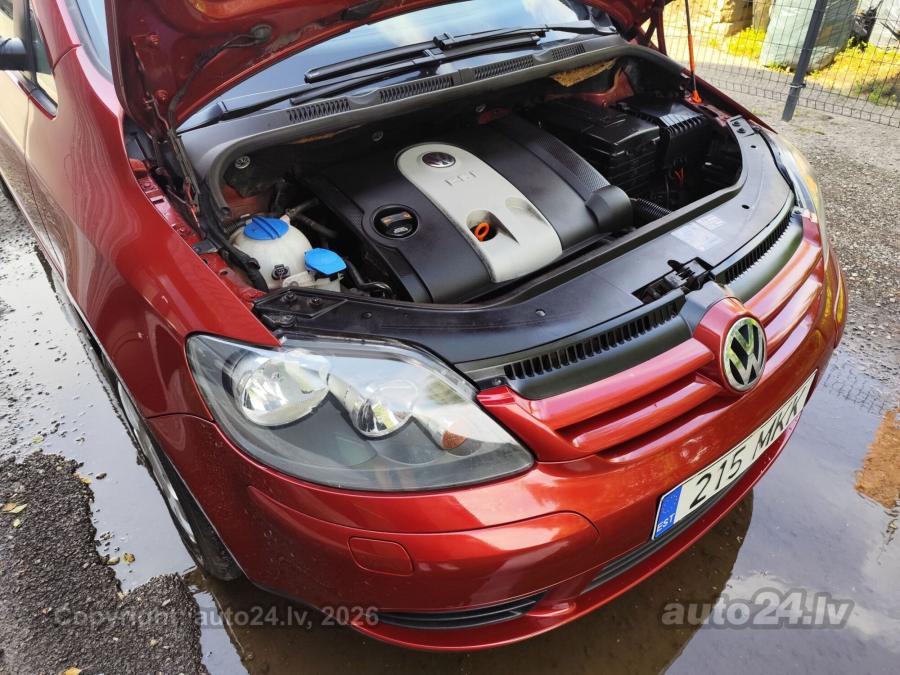Red Volkswagen Golf Plus 2007 in Tartu, with an engine capacity of 1.60 L and mileage of 210 thousand km for 2199 €, photo 13 on AUTOMOTO.COM.LV