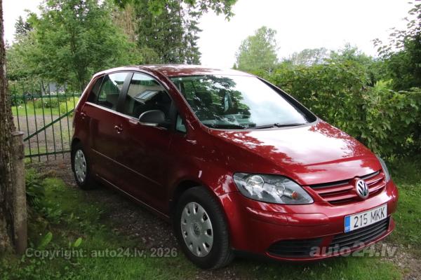 Red Volkswagen Golf Plus 2007 in Tallinn, with an engine capacity of 1.60 L and mileage of 214 thousand km for 3150 €, photo 3 on AUTOMOTO.COM.LV