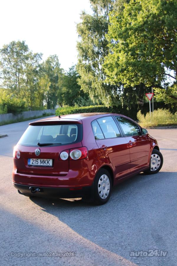 Red Volkswagen Golf Plus 2007 in Tallinn, with an engine capacity of 1.60 L and mileage of 214 thousand km for 3150 €, photo 5 on AUTOMOTO.COM.LV