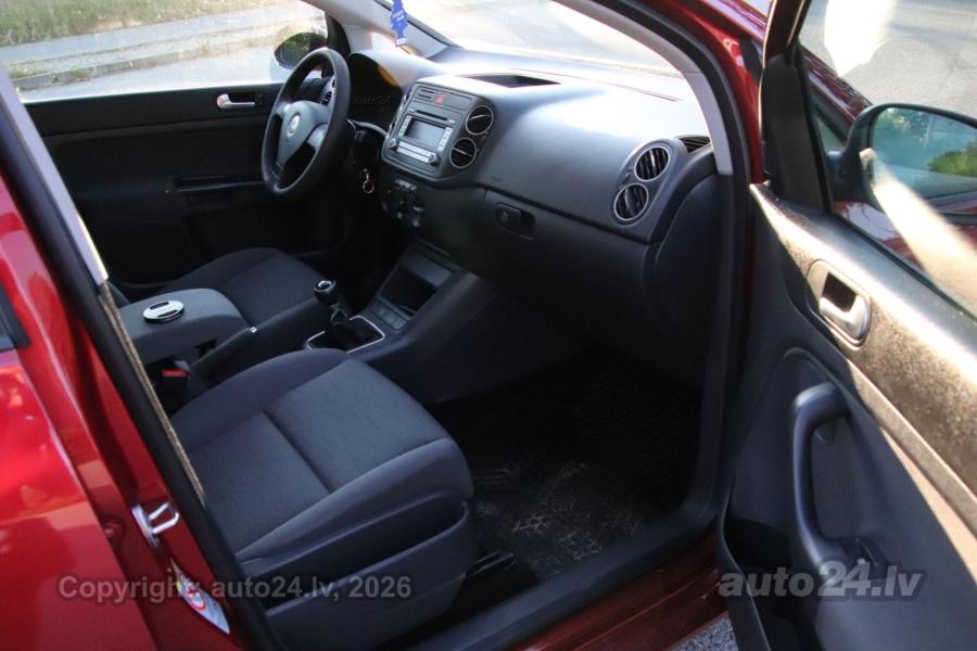 Red Volkswagen Golf Plus 2007 in Tallinn, with an engine capacity of 1.60 L and mileage of 214 thousand km for 3150 €, photo 13 on AUTOMOTO.COM.LV