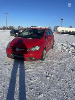 Red Volkswagen Golf Plus 2008 in Marijampole, with an engine capacity of 1.60 L and mileage of 277 thousand km for 2200 €, photo 3 on AUTOMOTO.COM.LV