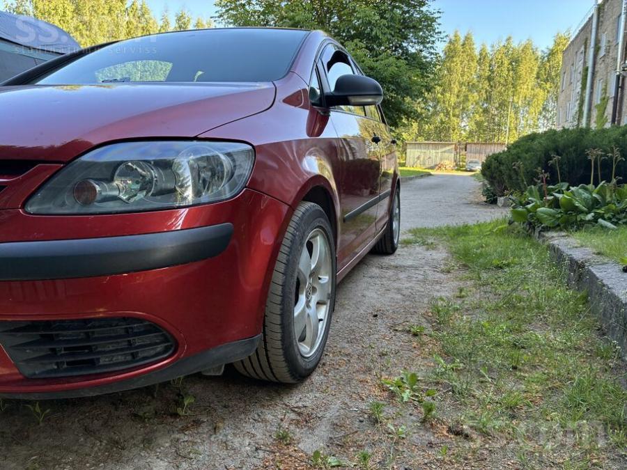 Sarkans Volkswagen Golf Plus 2008 Madona, ar dzinēja tilpumu 1.90 L un nobraukumu 298 tūkst. km par 1600 €, foto 5 vietnē AUTOMOTO.COM.LV