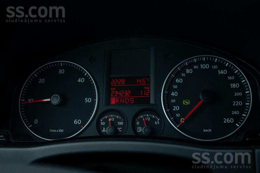 Sarkans Volkswagen Golf Plus 2008 Jelgava, ar dzinēja tilpumu 1.90 L un nobraukumu 234 tūkst. km par 3350 €, foto 13 vietnē AUTOMOTO.COM.LV