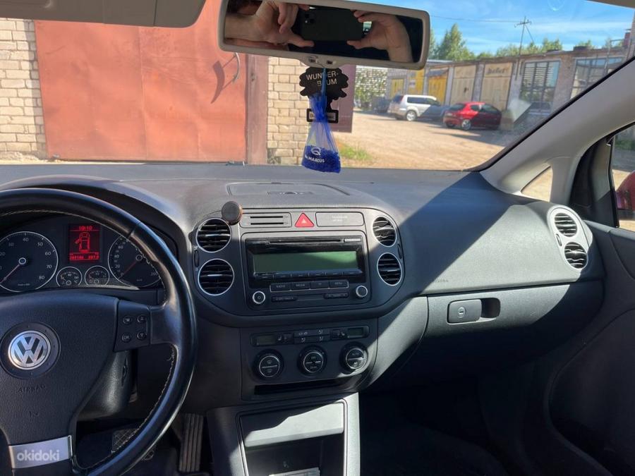 Sarkans Volkswagen Golf Plus 2008 Otepē, ar dzinēja tilpumu 1.40 L un nobraukumu 226 tūkst. km par 2700 €, foto 13 vietnē AUTOMOTO.COM.LV