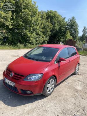 Sarkans Volkswagen Golf Plus 2008 Viļņa, ar dzinēja tilpumu 2.00 L un nobraukumu 320 tūkst. km par 1250 €, foto  vietnē AUTOMOTO.COM.LV