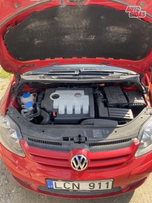 Red Volkswagen Golf Plus 2008 in Vilnius, with an engine capacity of 2.00 L and mileage of 320 thousand km for 1250 €, photo 7 on AUTOMOTO.COM.LV