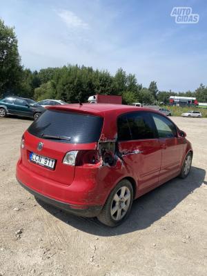 Red Volkswagen Golf Plus 2008 in Vilnius, with an engine capacity of 2.00 L and mileage of 320 thousand km for 1250 €, photo 8 on AUTOMOTO.COM.LV
