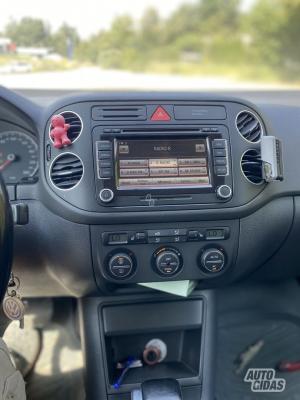 Red Volkswagen Golf Plus 2008 in Vilnius, with an engine capacity of 2.00 L and mileage of 320 thousand km for 1250 €, photo 11 on AUTOMOTO.COM.LV