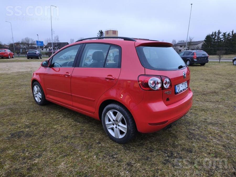Sarkans Volkswagen Golf Plus 2009 Kuldīga, ar dzinēja tilpumu 1.40 L un nobraukumu 155 tūkst. km par 4990 €, foto 5 vietnē AUTOMOTO.COM.LV