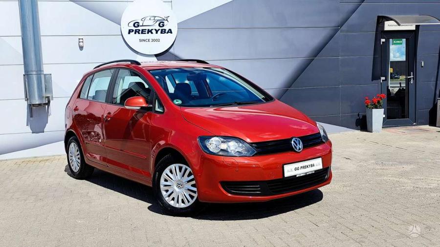 Sarkans Volkswagen Golf Plus 2009 Kauņa, ar dzinēja tilpumu 1.60 L un nobraukumu 177 tūkst. km par 5350 €, foto 1 vietnē AUTOMOTO.COM.LV