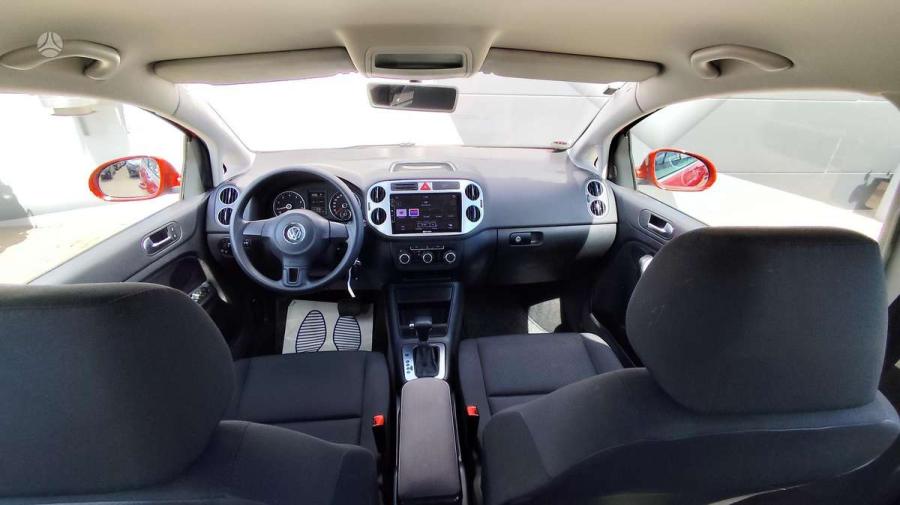 Sarkans Volkswagen Golf Plus 2009 Kauņa, ar dzinēja tilpumu 1.60 L un nobraukumu 177 tūkst. km par 5350 €, foto 3 vietnē AUTOMOTO.COM.LV