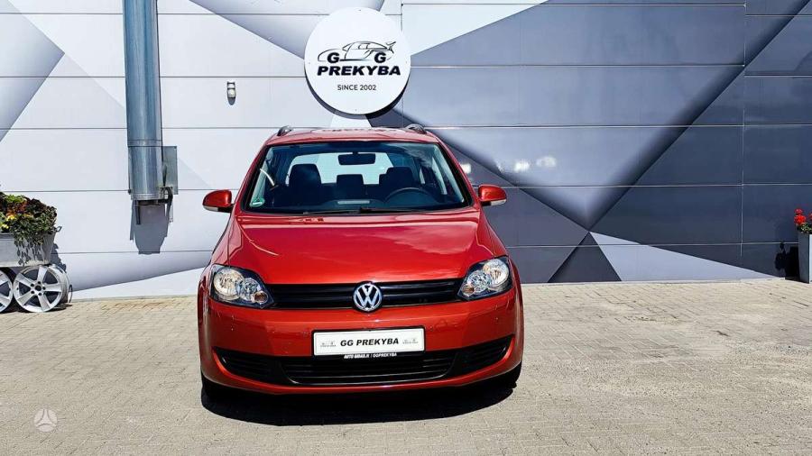 Sarkans Volkswagen Golf Plus 2009 Kauņa, ar dzinēja tilpumu 1.60 L un nobraukumu 177 tūkst. km par 5350 €, foto 4 vietnē AUTOMOTO.COM.LV