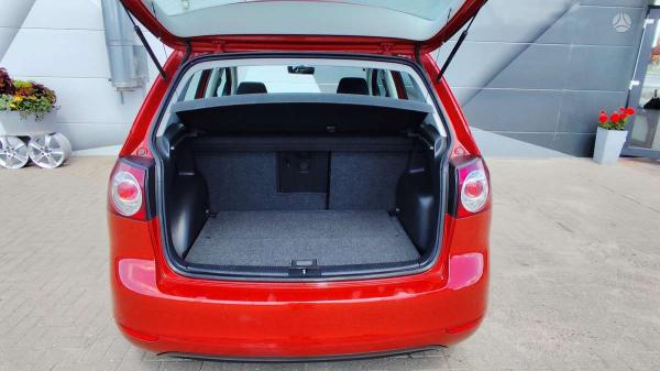 Red Volkswagen Golf Plus 2009 in Kaunas, with an engine capacity of 1.60 L and mileage of 177 thousand km for 5350 €, photo 10 on AUTOMOTO.COM.LV