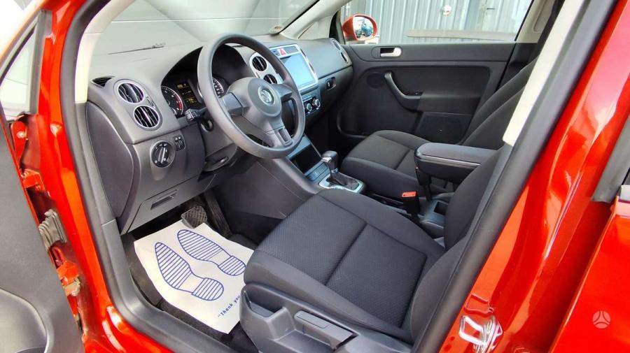 Sarkans Volkswagen Golf Plus 2009 Kauņa, ar dzinēja tilpumu 1.60 L un nobraukumu 177 tūkst. km par 5350 €, foto 15 vietnē AUTOMOTO.COM.LV