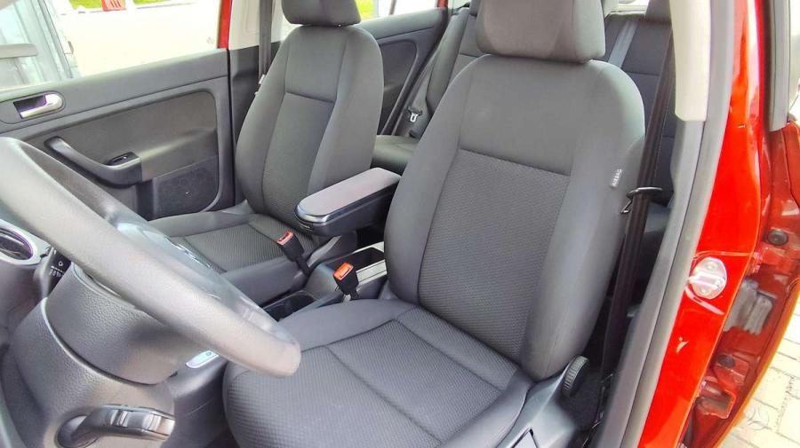 Sarkans Volkswagen Golf Plus 2009 Kauņa, ar dzinēja tilpumu 1.60 L un nobraukumu 177 tūkst. km par 5350 €, foto 16 vietnē AUTOMOTO.COM.LV