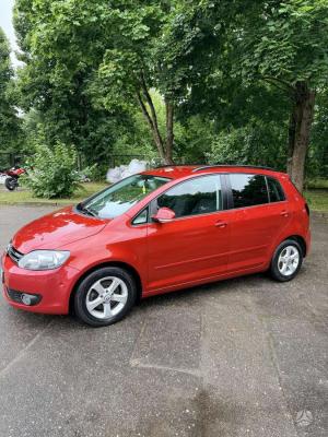 Sarkans Volkswagen Golf Plus 2009 Šauļi, ar dzinēja tilpumu 1.39 L un nobraukumu 156 tūkst. km par 4450 €, foto 3 vietnē AUTOMOTO.COM.LV