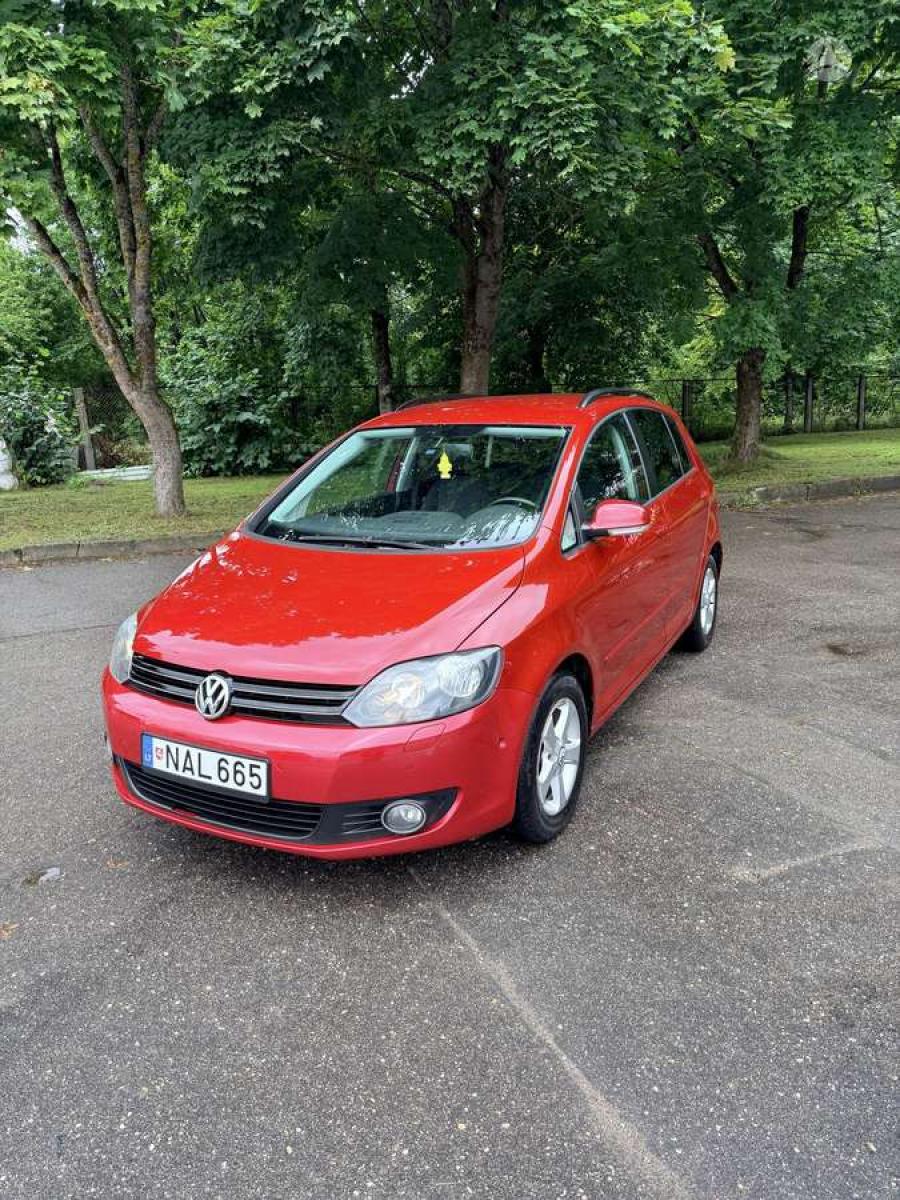 Sarkans Volkswagen Golf Plus 2009 Šauļi, ar dzinēja tilpumu 1.39 L un nobraukumu 156 tūkst. km par 4450 €, foto 4 vietnē AUTOMOTO.COM.LV