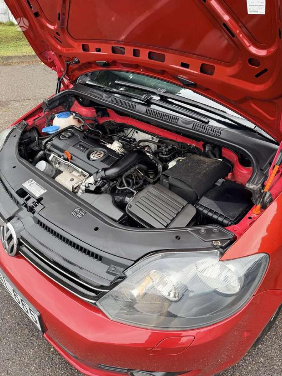 Sarkans Volkswagen Golf Plus 2009 Šauļi, ar dzinēja tilpumu 1.39 L un nobraukumu 156 tūkst. km par 4450 €, foto 5 vietnē AUTOMOTO.COM.LV